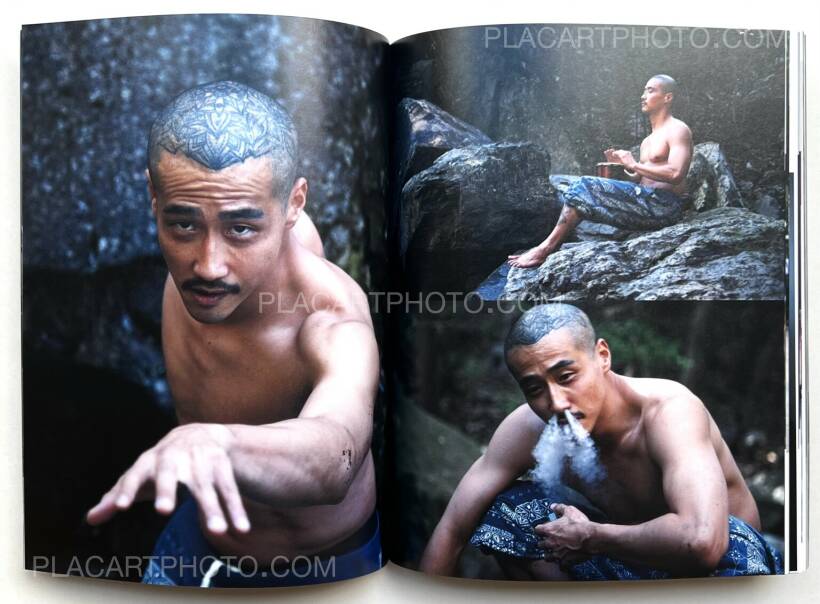 Seung-woo Yang: TFW Korea (Signed copy), Zen Foto Gallery, 2024 ...