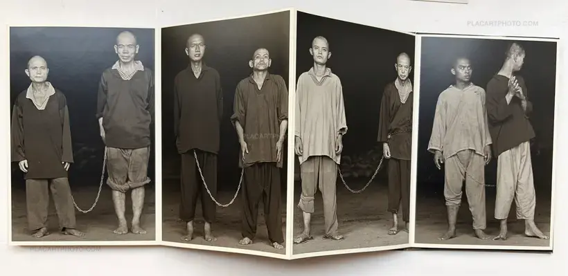 Chien-Chi Chang: THE CHAIN (SPECIAL EDT WITH METAL BOX) (ASSOCIATION ...
